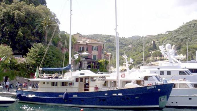 €200,000 price reduction to superyacht Sea Angel at Edmiston